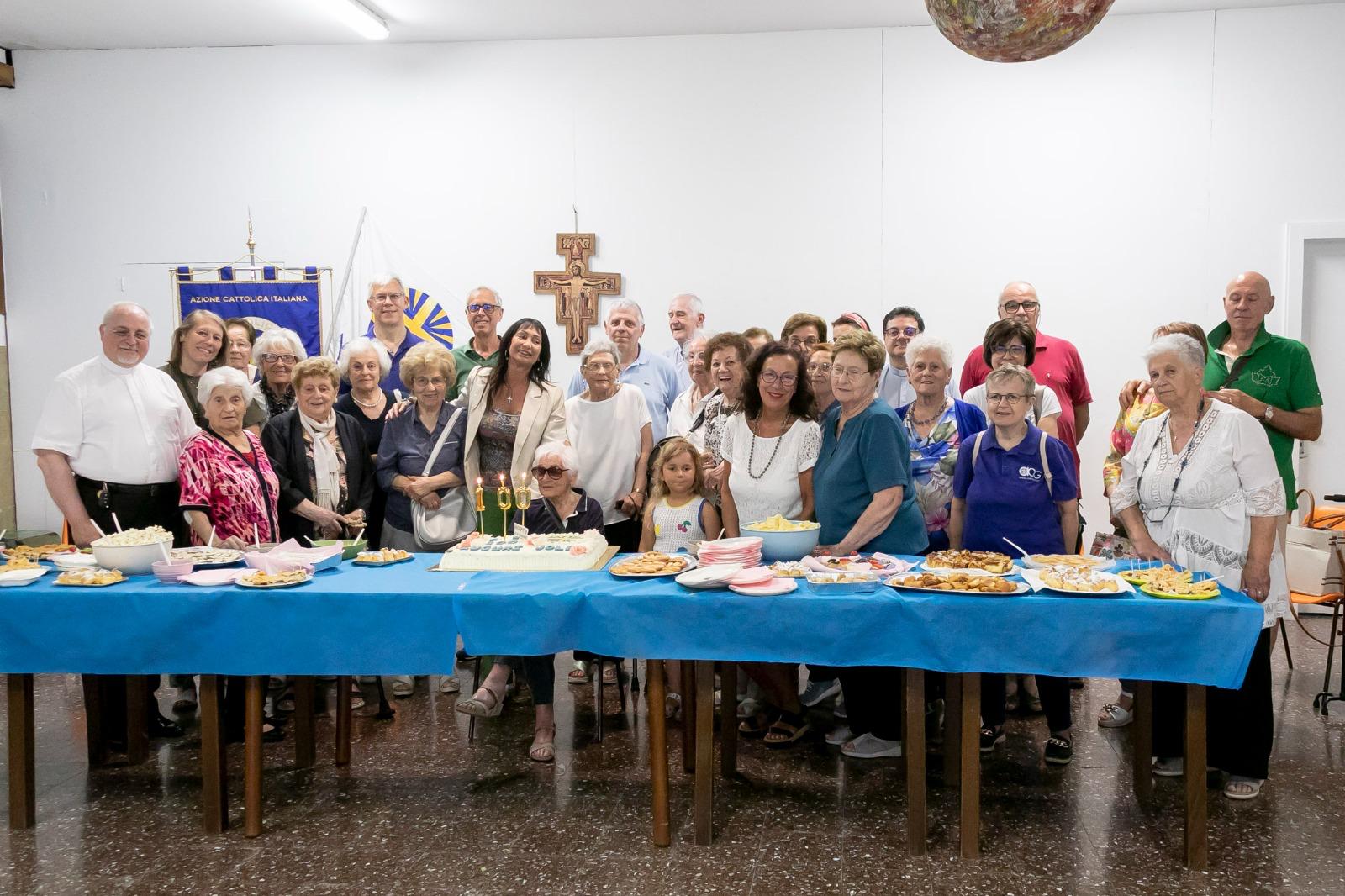 Monfalcone in festa per i cento anni di Jole Frausin, una vita al ...